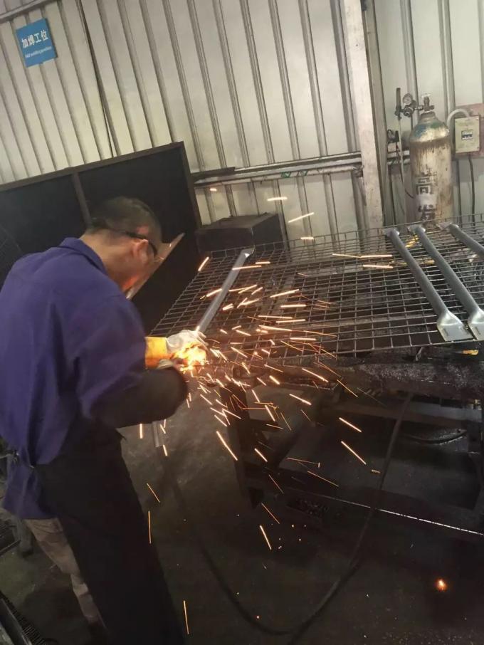 Rigid Welded Pallet Rack Wire Decking Galvanized Metal Mesh Decking